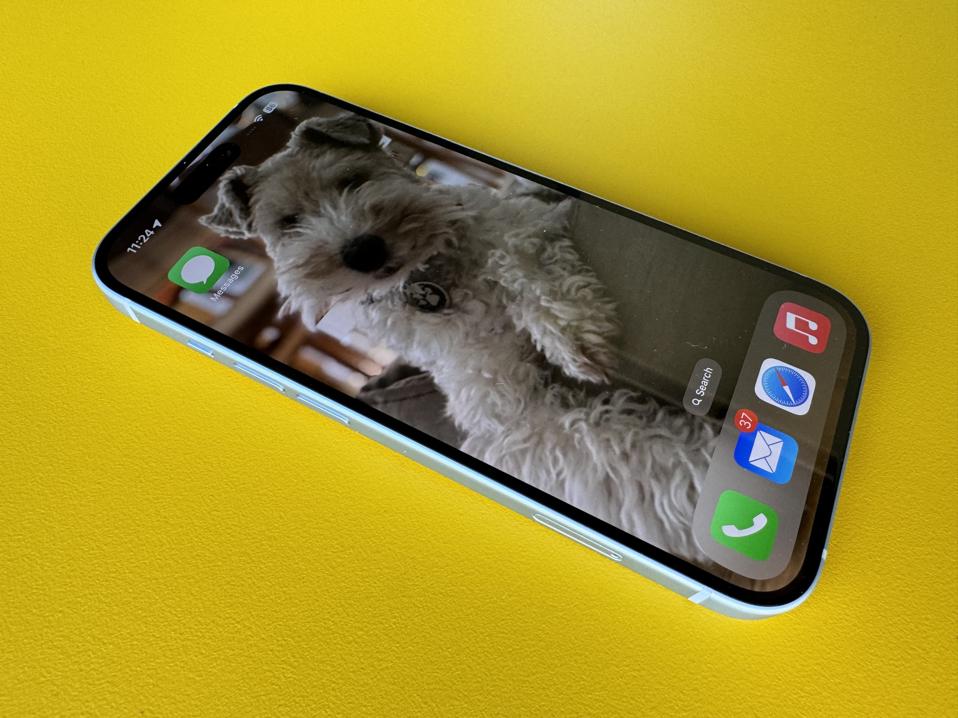 Apple Makes Surprise iPhone iMessage Change: How, When And What Color ...