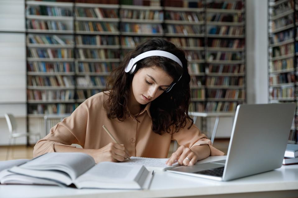 The Common App Is Open—Here’s How To Craft An Ivy League-Worthy Essay