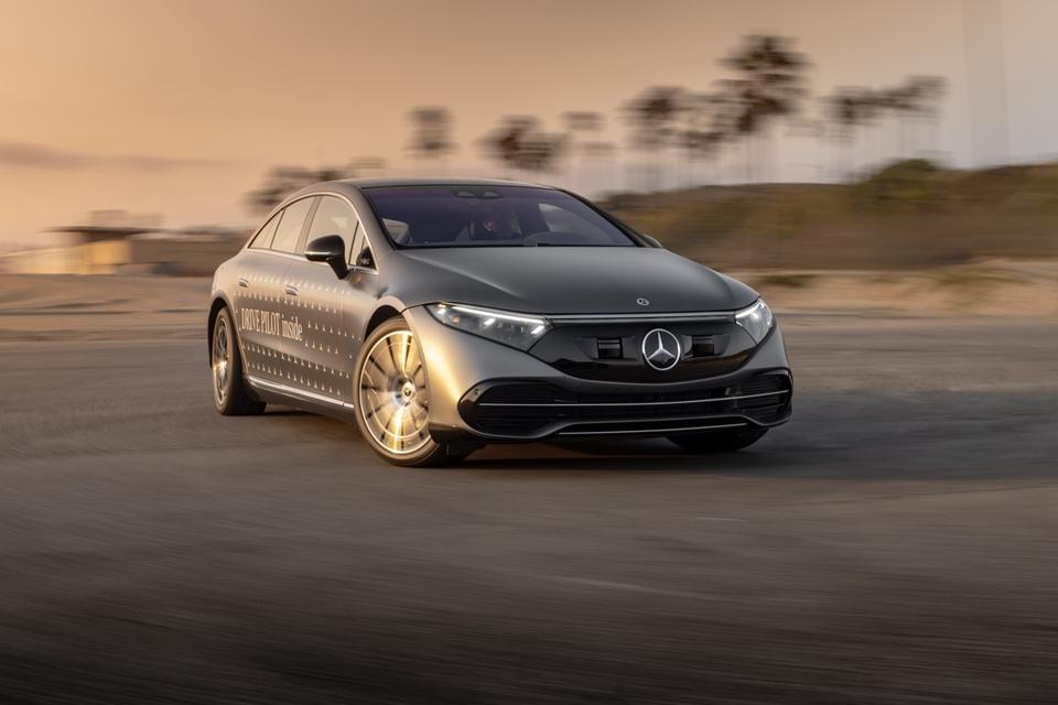 Mercedes-Benz First To Get U.S. Approval For Level 3 Automated Driving