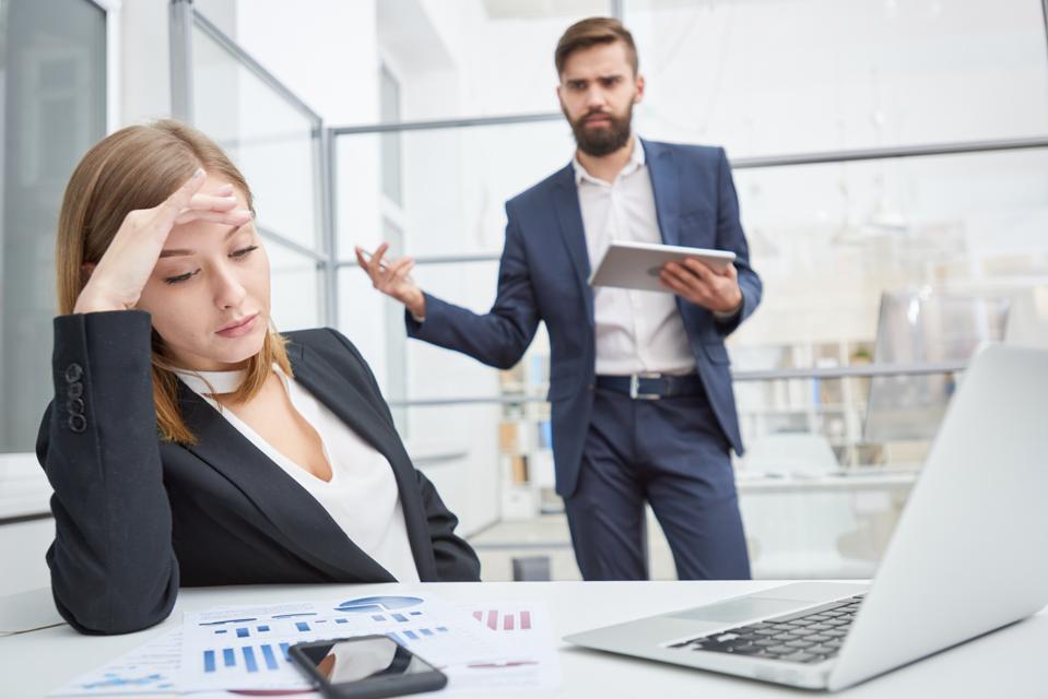 8 Ways To Spot An Annoying Manager