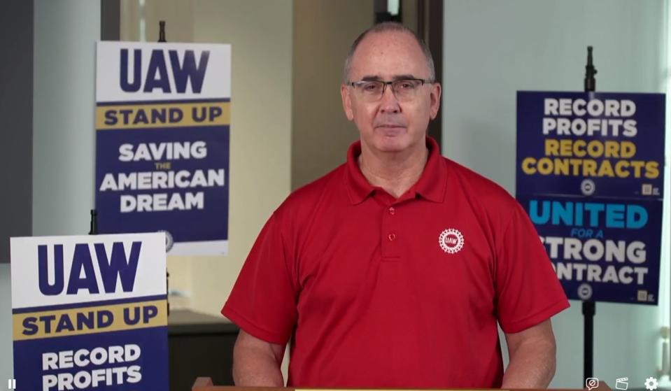 Ford CEO Says Future EV Plants Are Stalling Talks As UAW Expands GM, Ford Walkout