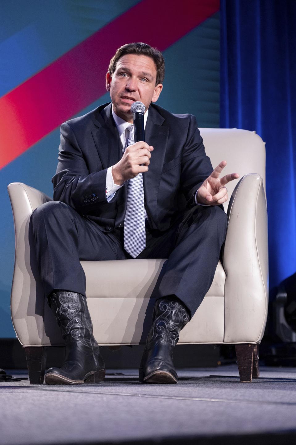 Leadership Lessons From Pamela Anderson’s Natural Look And Ron DeSantis ...