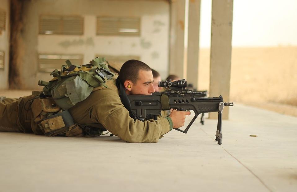 When Israeli Infantry Enters Gaza, They’ll Carry Tavor Assault Rifles