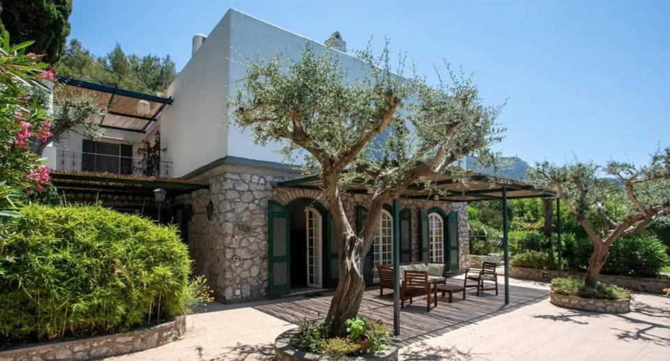 Inside A $3.9 Million Luxury Villa On Italy’s Island Of Capri