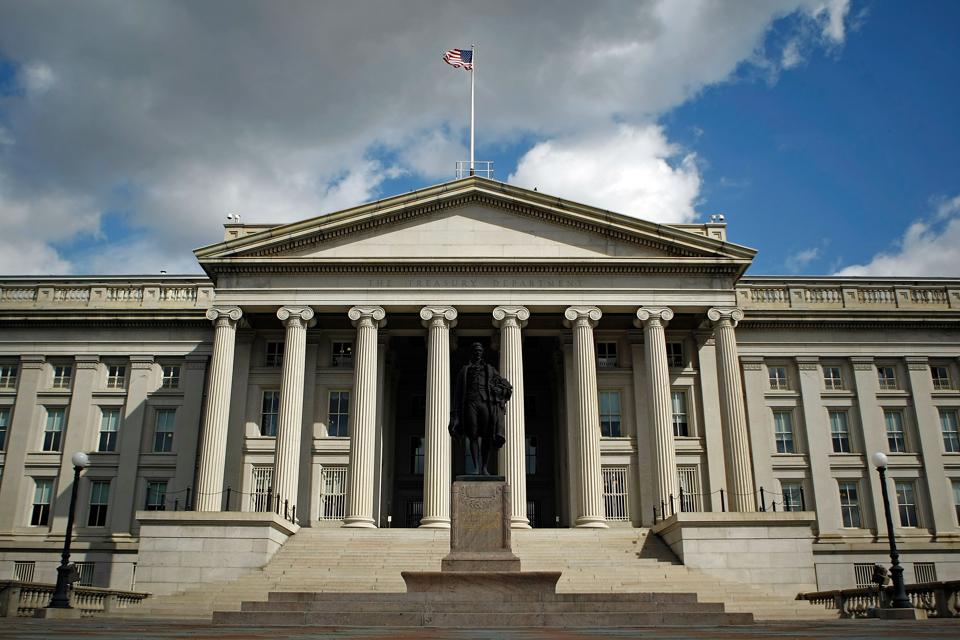 Why Private Credit And U.S. Treasuries Are Crowding Out The Rated Market