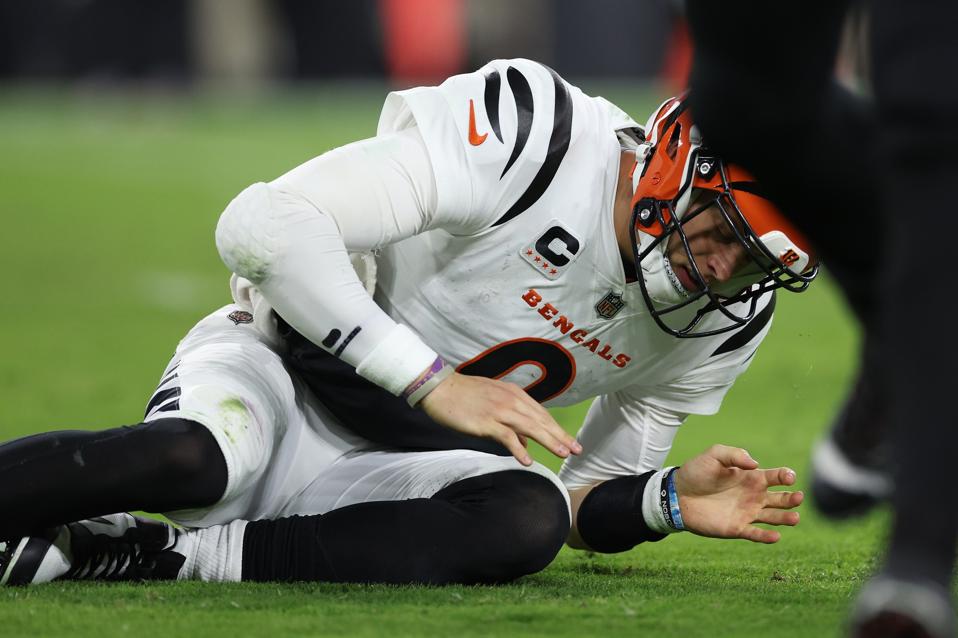 Bengals QB Joe Burrow Tore A Wrist Ligament, Here’s The Prognosis