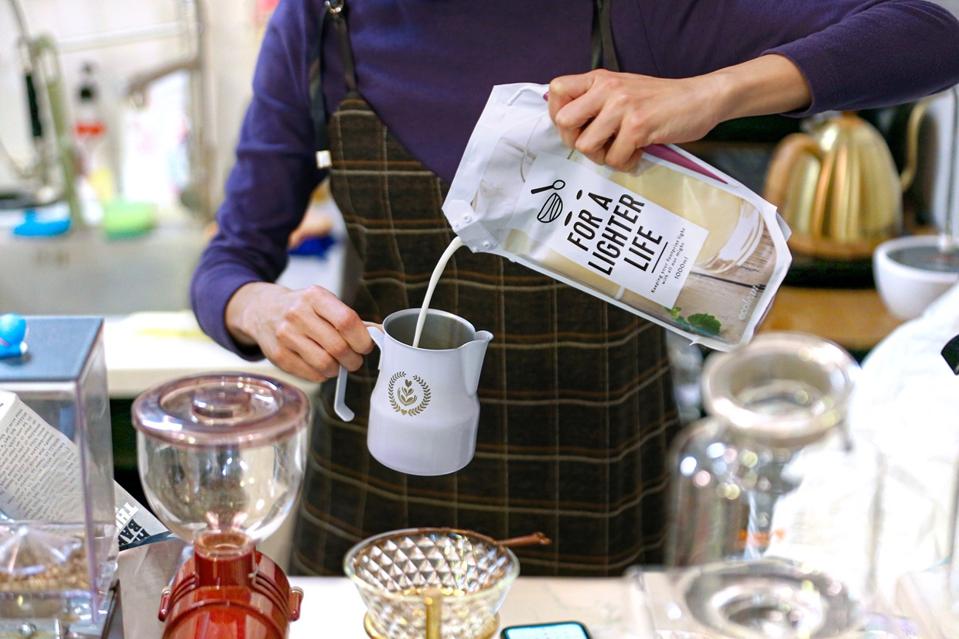 Less Is More: How Eco-Friendly Packaging Unwraps Carbon Reduction ...