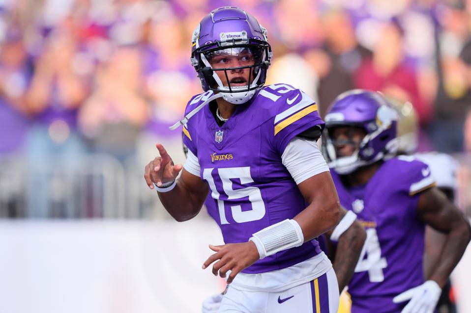 Falling Apart: Vikings Lose Momentum During Brutal 2-Game Losing Streak