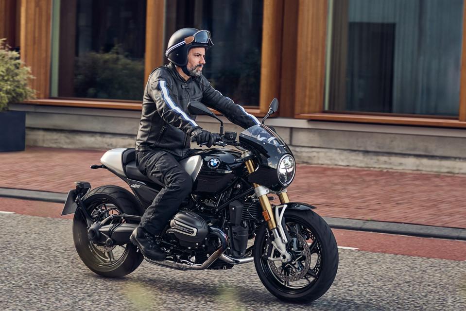 BMW Ratchets Up The Retro With New R12 Series ‘Airhead' Homage