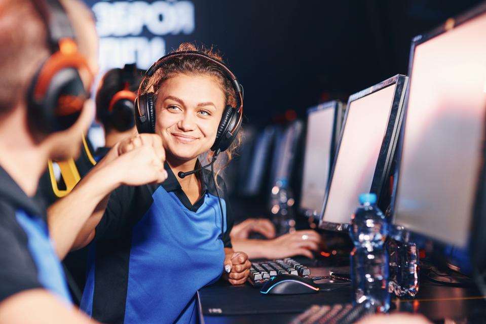 Multiplayer Gaming Reveals 4 High-Performance Characteristics For Work