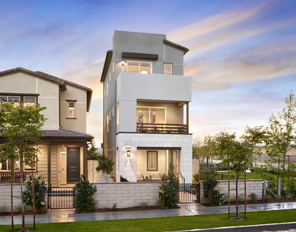 Architects’ Survey Shows Mixed Home, Neighborhood Wellness Trends