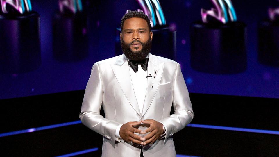 Anthony Anderson Be Warned! These Are The Cringiest Award Show Hosts