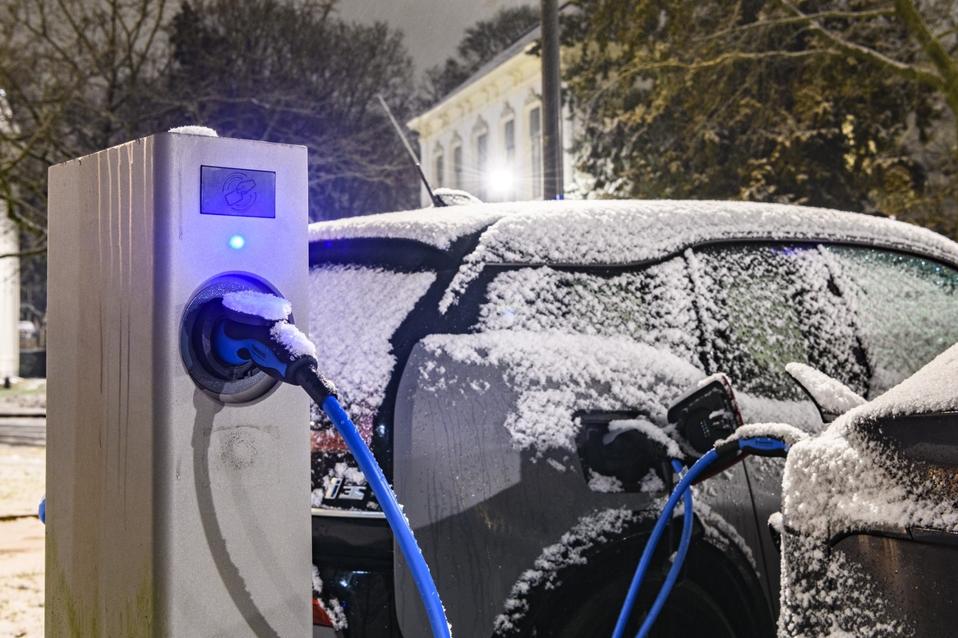 How To Keep Electric Vehicles Charged In Extreme Cold
