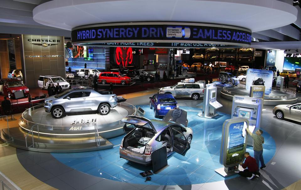 Auto Shows, Once King Of Vehicle Introductions, Confront Challenges