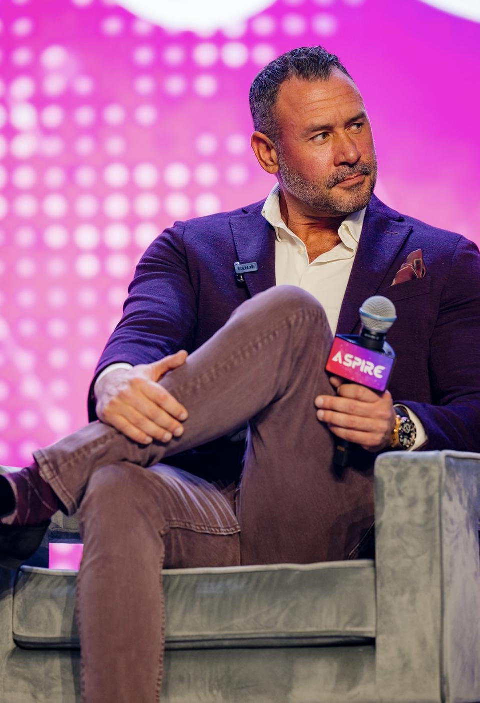 Derik Fay, Richard Branson, Howard Shultz Secret To Financial Success