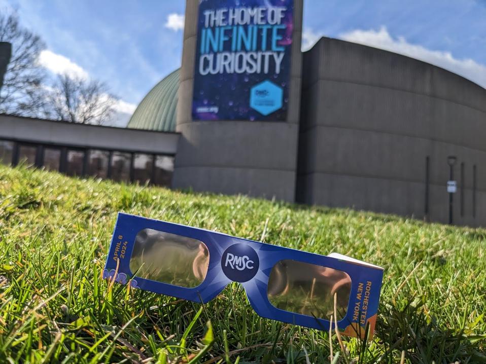 Total Solar Eclipse: 12 Watch Parties At Science Centers And Museums ...