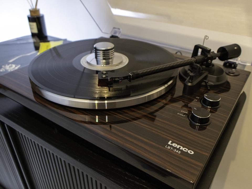 Lenco Debuts Flagship LBT-345WA Turntable With Carbon-Fiber Tonearm
