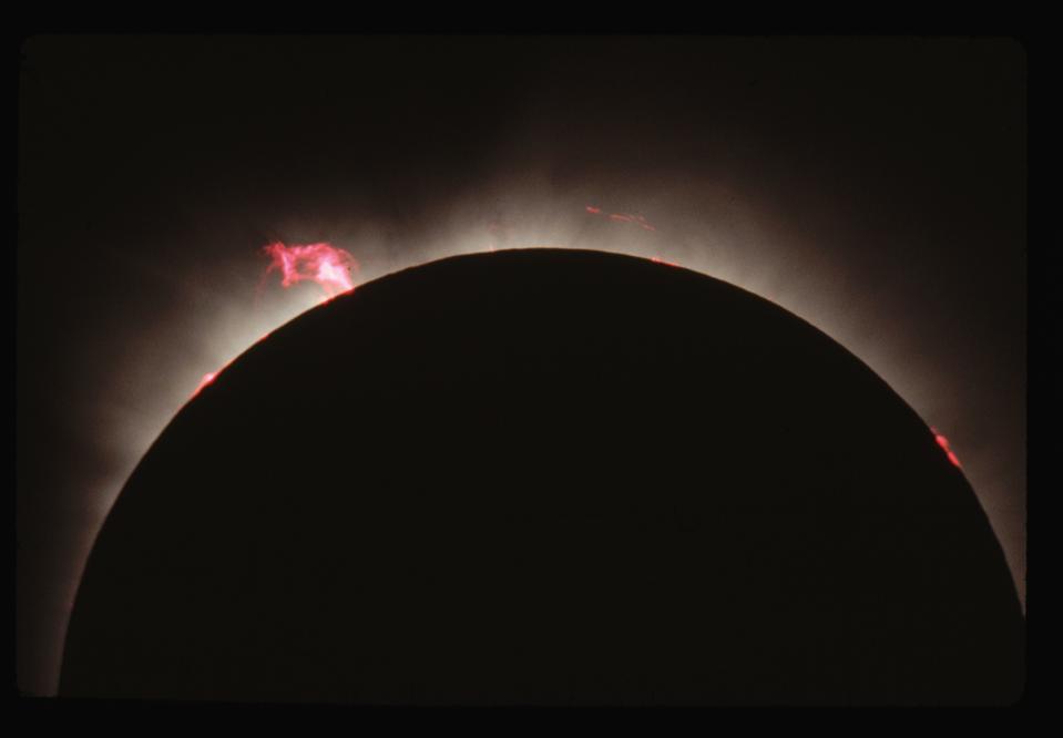 Total Solar Eclipse: 6 Things To See And When To See Them