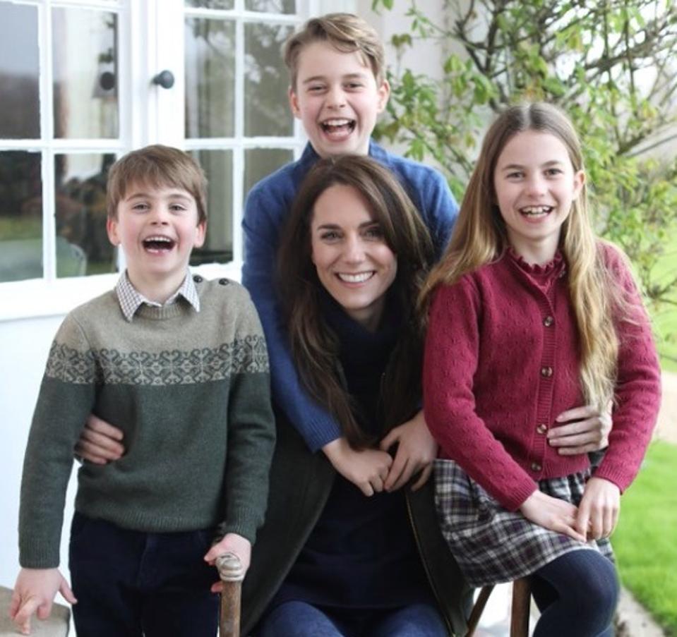 Manipulated Kate Middleton Photo Sparks Frenzy Of Memes And Jokes