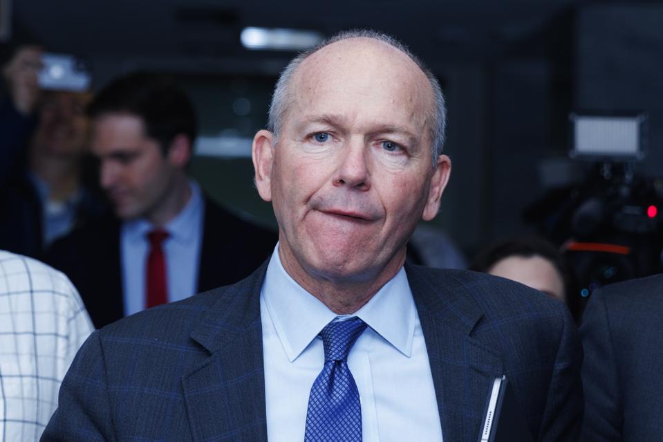 Boeing CEO Dave Calhoun Departs. Investors Need More For A Turnaround.