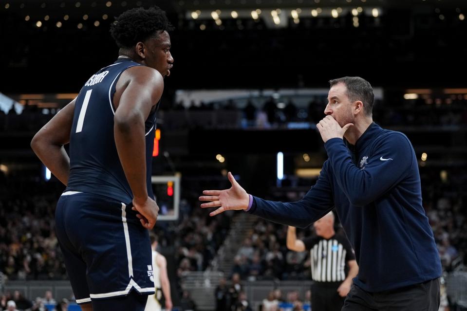 NCAA Coaching Carousel: Washington Hires Utah State’s Danny Sprinkle