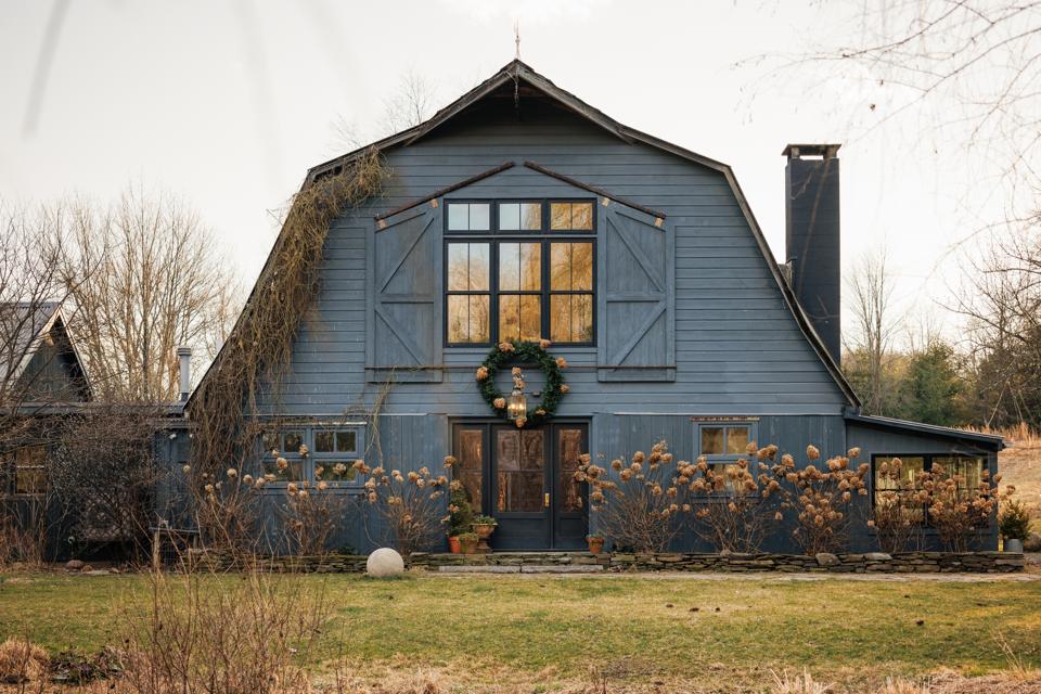 Rustic Glamor Awaits At This Stunning $2.875 Million New York Barn ...