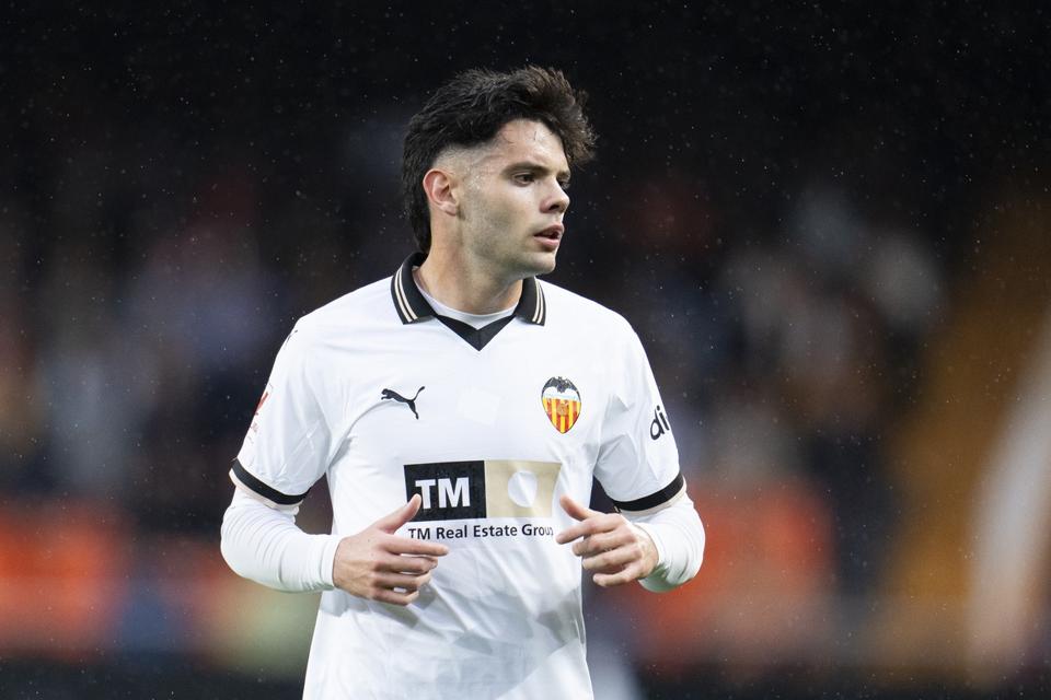 Valencia Youngster Fran Pérez: ‘Michael Jordan Is Someone I Take Note Of’