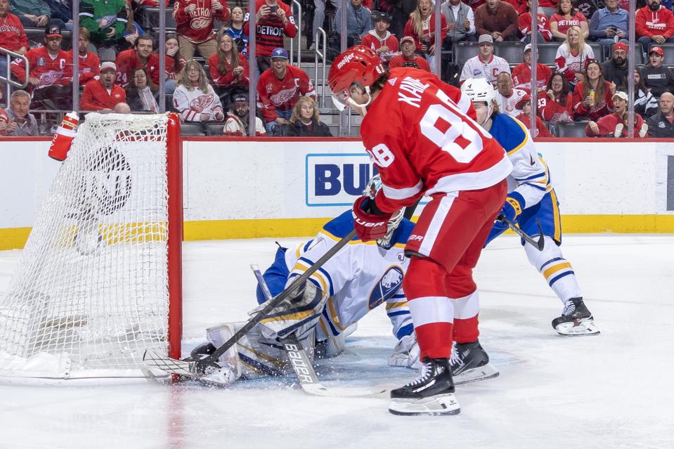 Larkin, Kane & Detroit Red Wings Aim To End 7-Season Playoff Drought