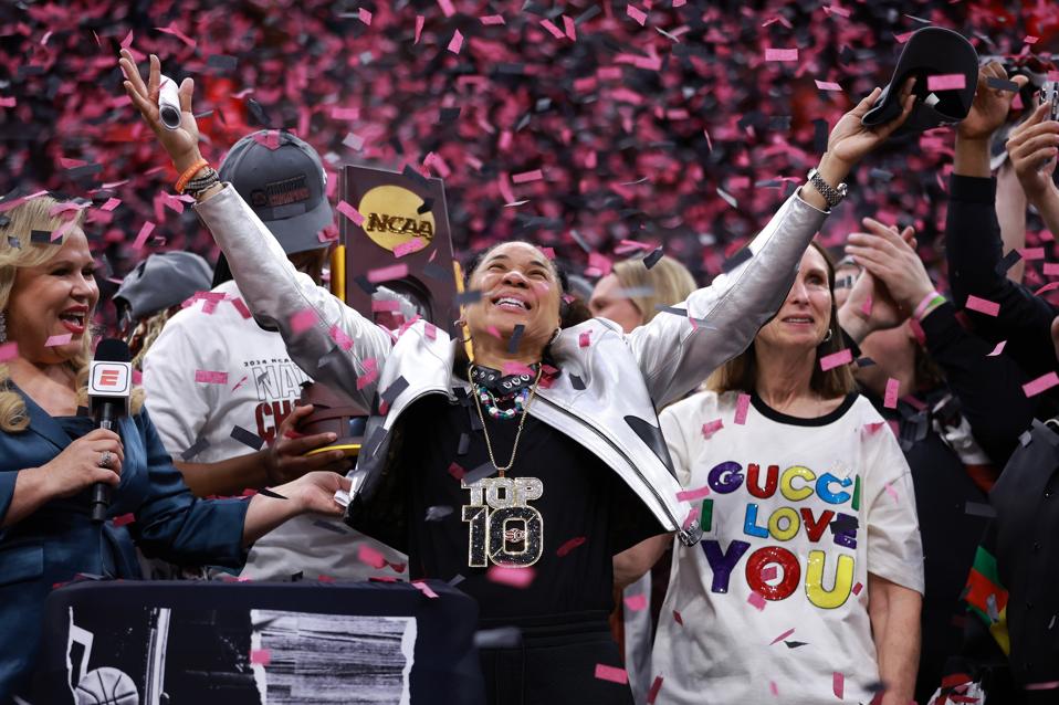 Uncommon Favor: How South Carolina Coach Dawn Staley Exemplifies Faith ...