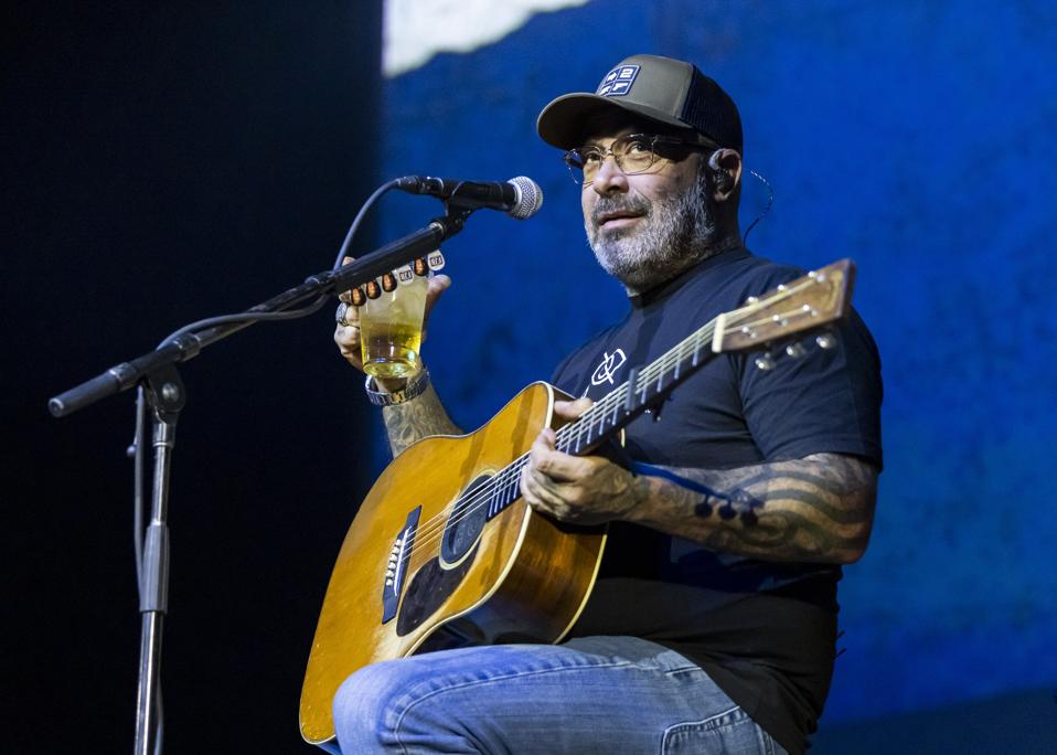 Aaron Lewis Hits A New Career Low With His New Album
