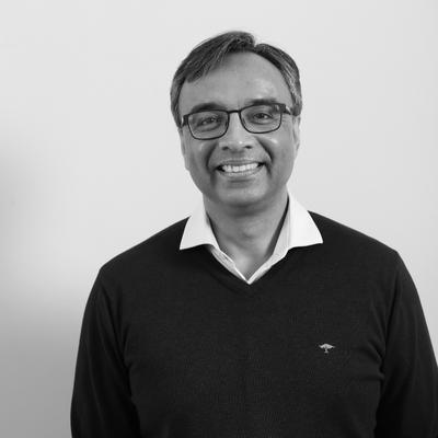 How Connecting The Dots Of Your Diverse Knowledge Leads To Success