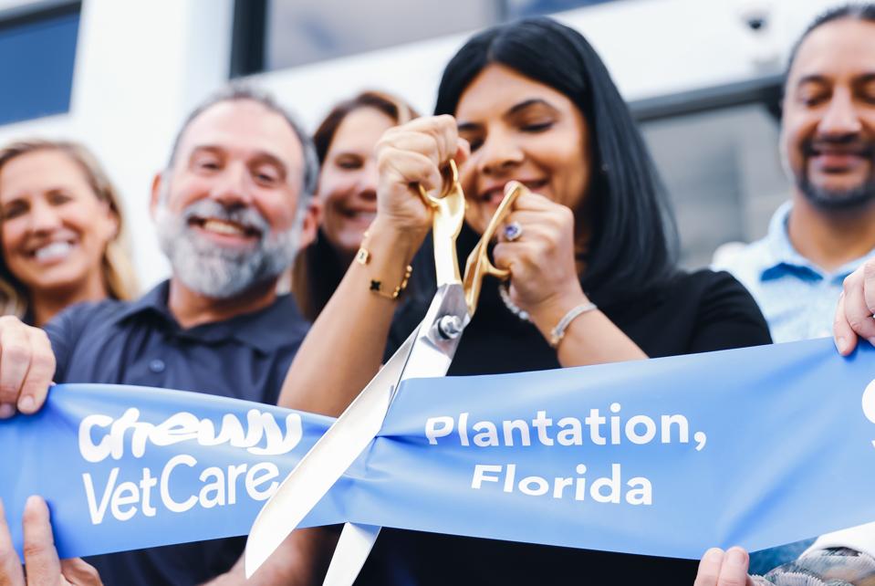 Pet Health Redefined As Chewy Opens Personalized Vet Care Clinics