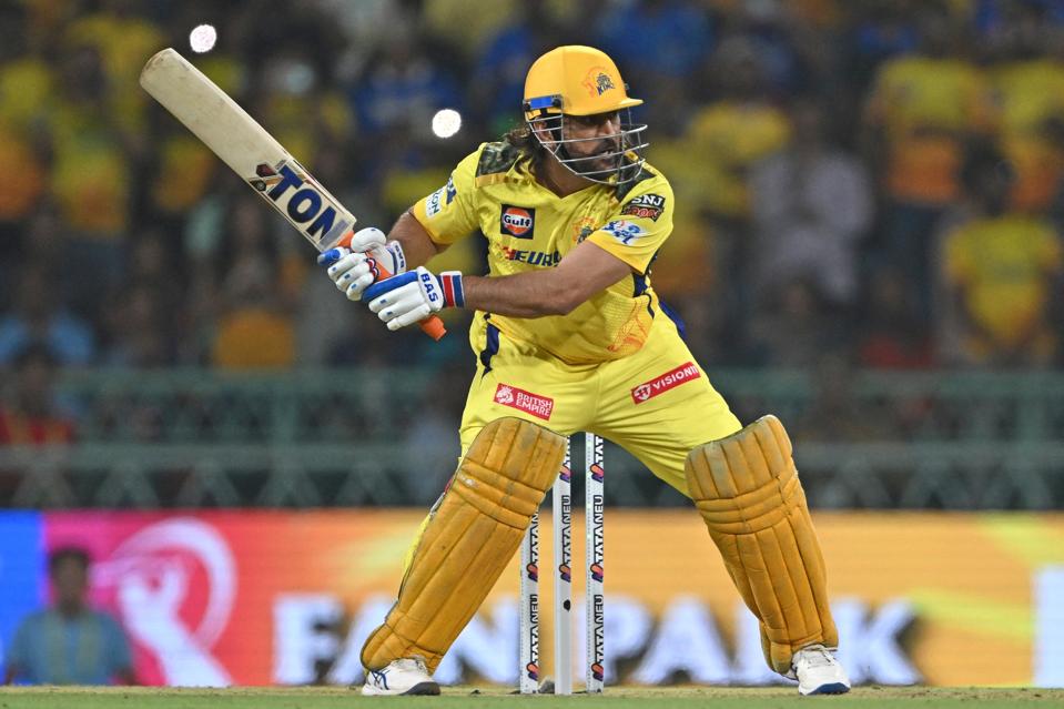 MS Dhoni Rolls Back The Years At IPL With The Long Handle And Mane