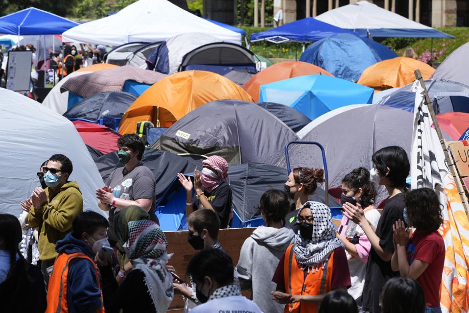 Free Speech Advocates Urge Restraint From Colleges Amid Protests