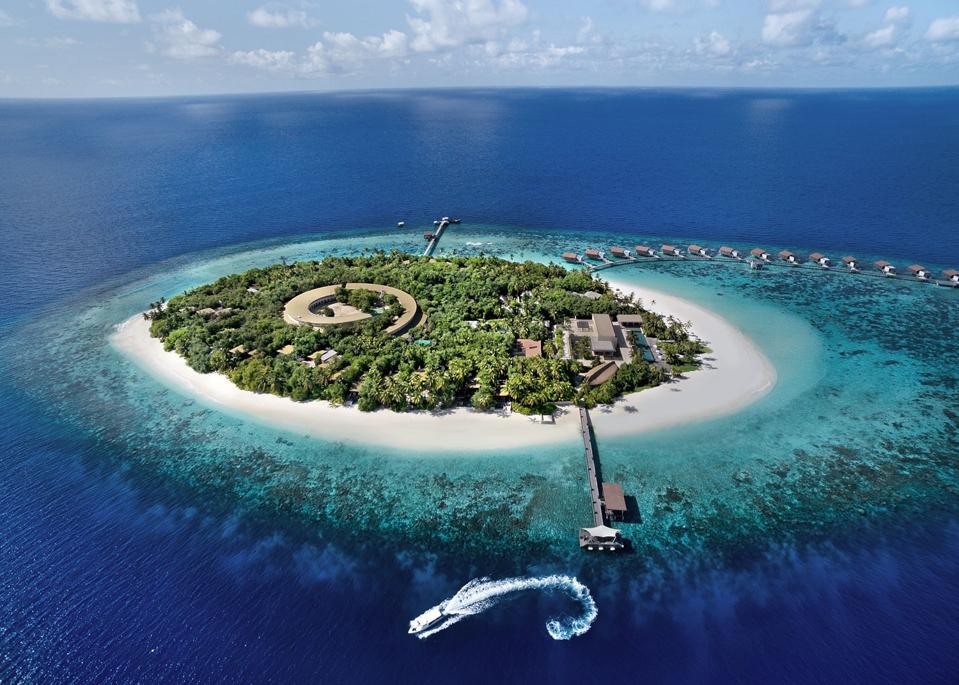 This Luxury Maldives Resort Is A Paradise For Snorkeling And Diving