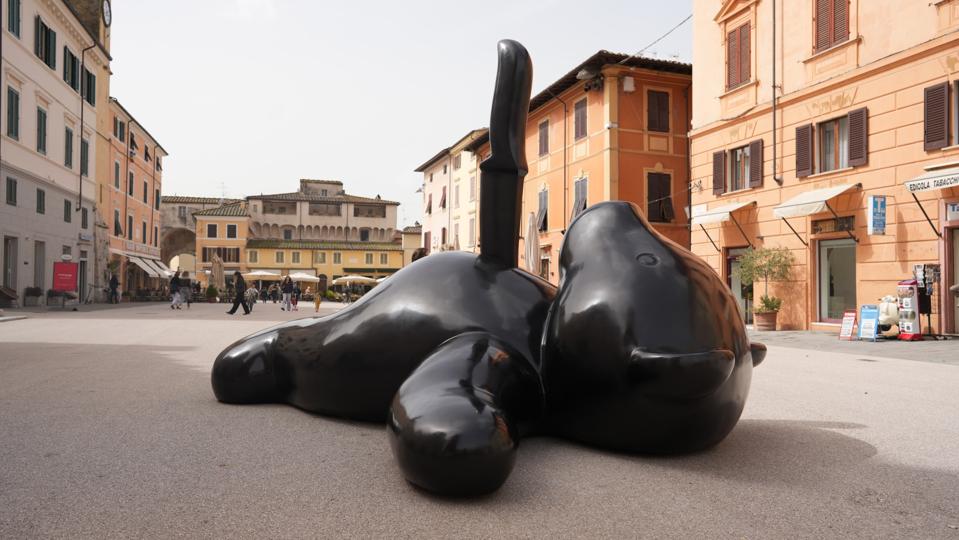 How One Artist Is Using Teddy Bears And Angels To Redefine The Way We ...