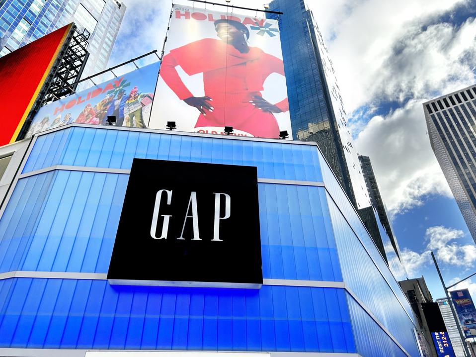 With On-Trend Fashion And Inspired New Leadership, Gap’s Turnaround Begins