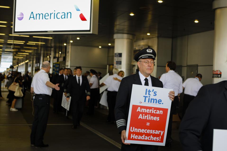 American Airlines Pilots Move Towards Vote On Whether To Join ALPA