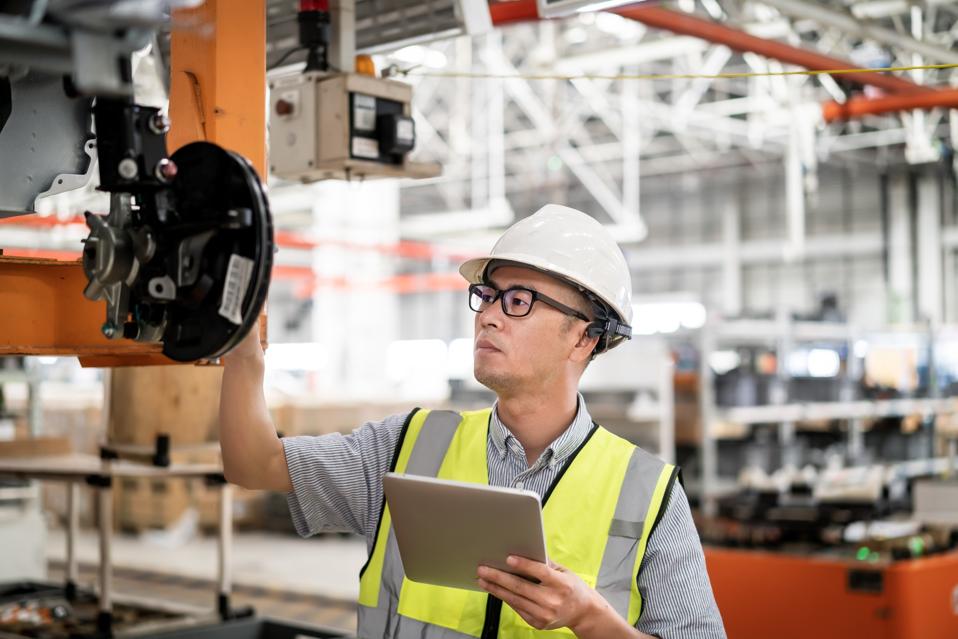 Three Ways To Combat The Manufacturing Skills And Labor Challenge