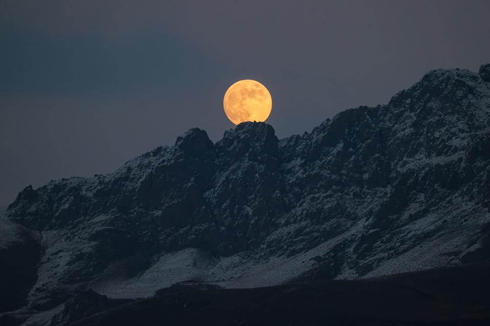 Cold Moon: When To See The Highest Full Moon For 19 Years This Weekend