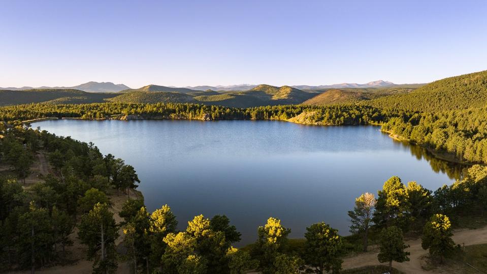 A Rare Colorado Mountain Lake Comes To Market