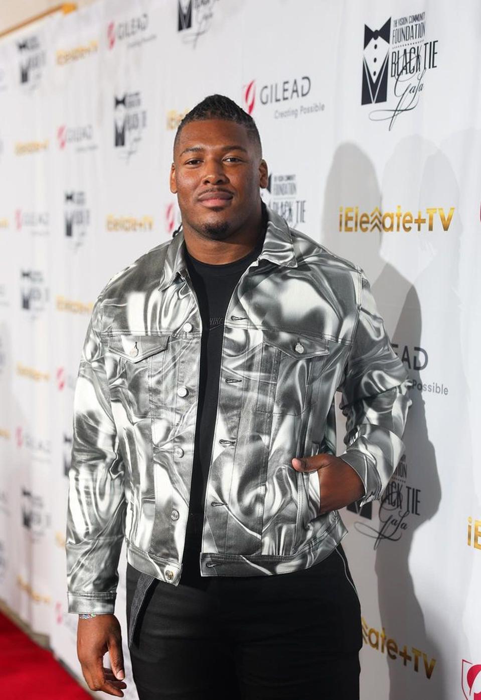 Mind Reading: R.K. Russell, The First NFL Player To Come Out As ...