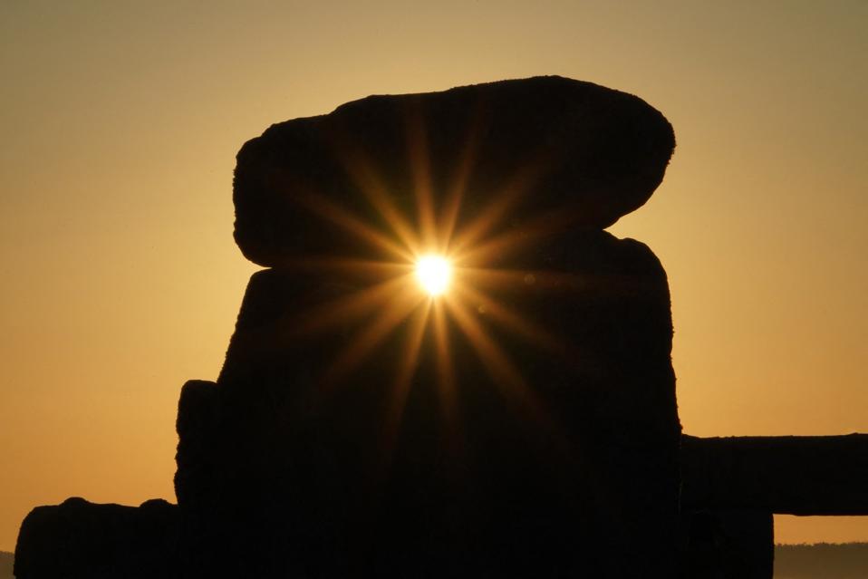 Stonehenge’s Ancient Solstice Sunrise Alignment Seen By 15,000