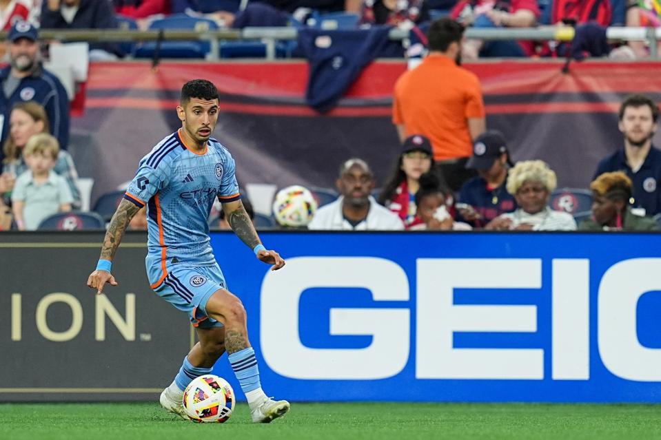 Santi Rodriguez In The Spotlight For Uruguay-Themed New York City