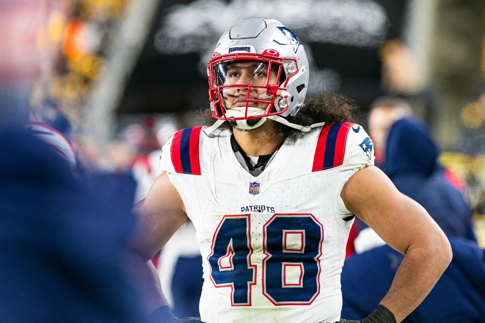 Patriots Agree To Terms With Jahlani Tavai On Reported Three-Year Extension