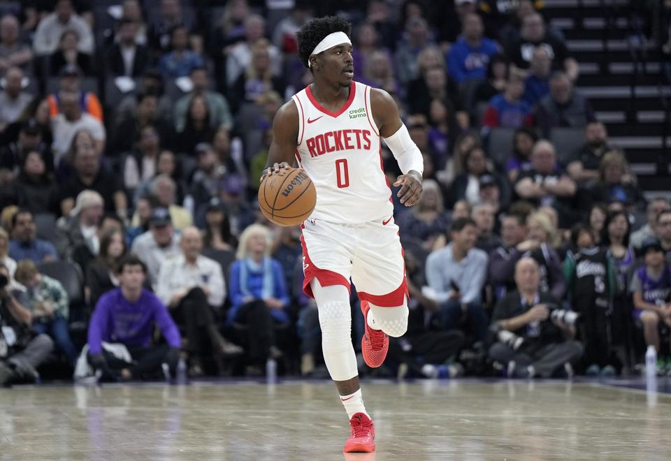 Rockets Re-Sign Veteran Guard Aaron Holiday