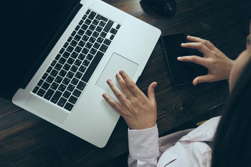 4 Features Your Money Management Tool Needs