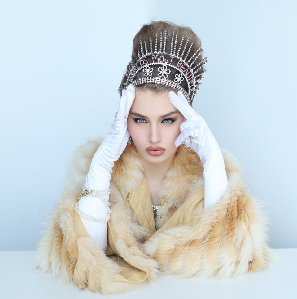 Jacqui De Jong On Making Your Summer Closet More Maximalist