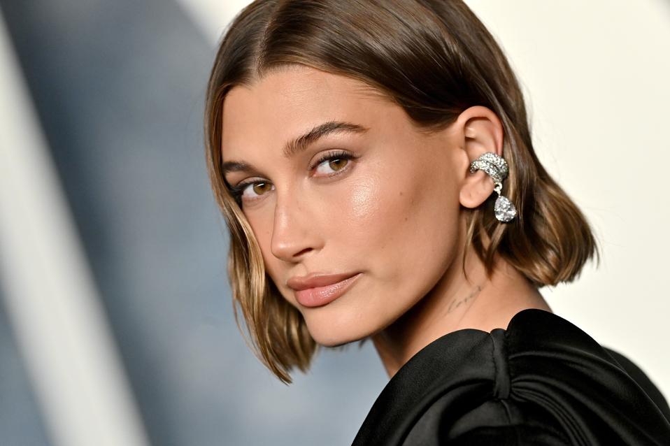 The Sleek Euro Bob Is Summer’s ‘Peak Chic’ Hair Trend, Experts Say
