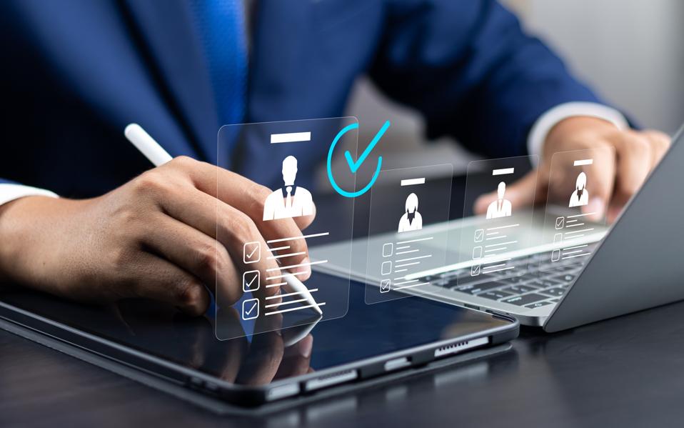 CV Trends 2025: 5 Tips To Help You Stand Out